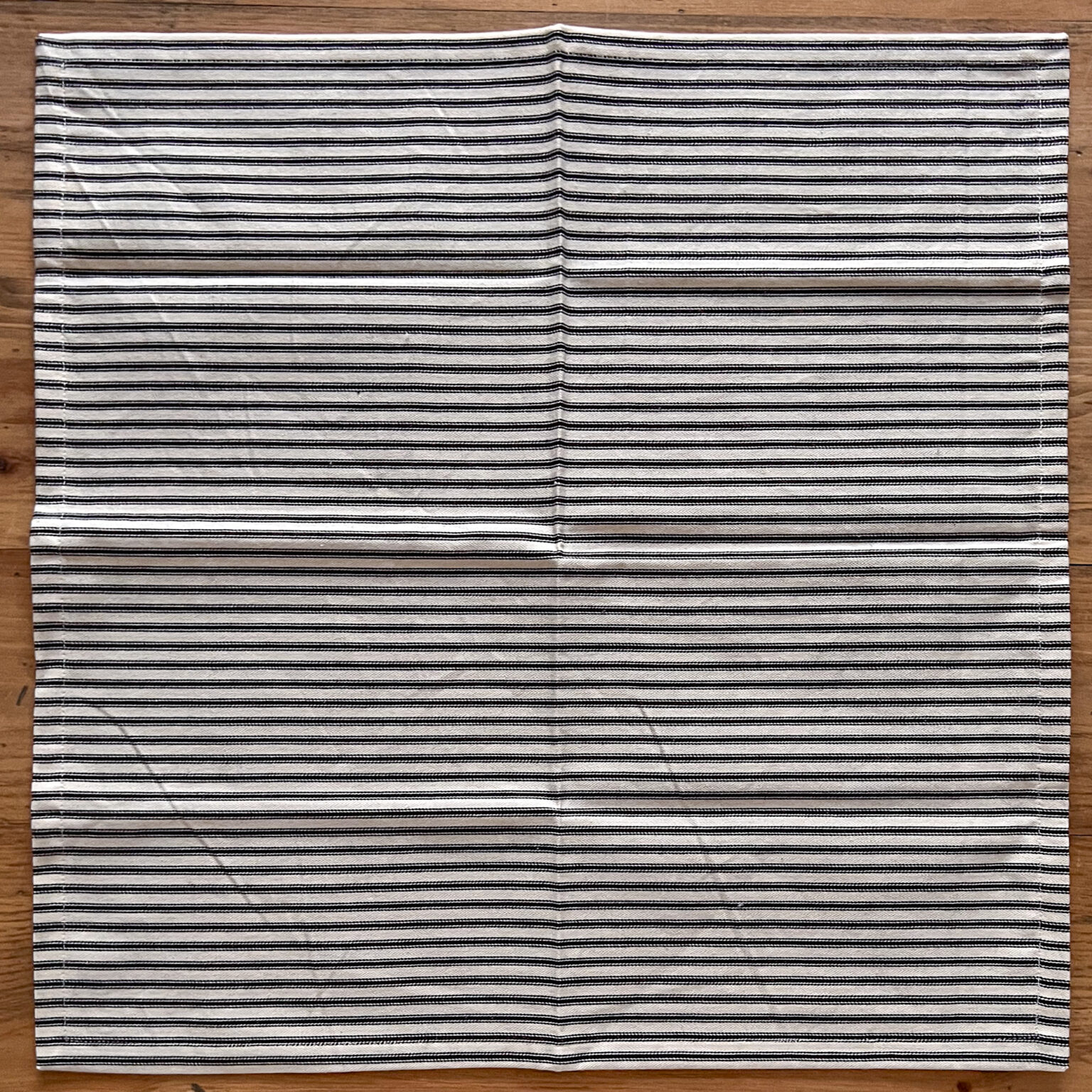 6 Napkin Folding Ideas for a Pretty Table (Step-By-Step Photos)