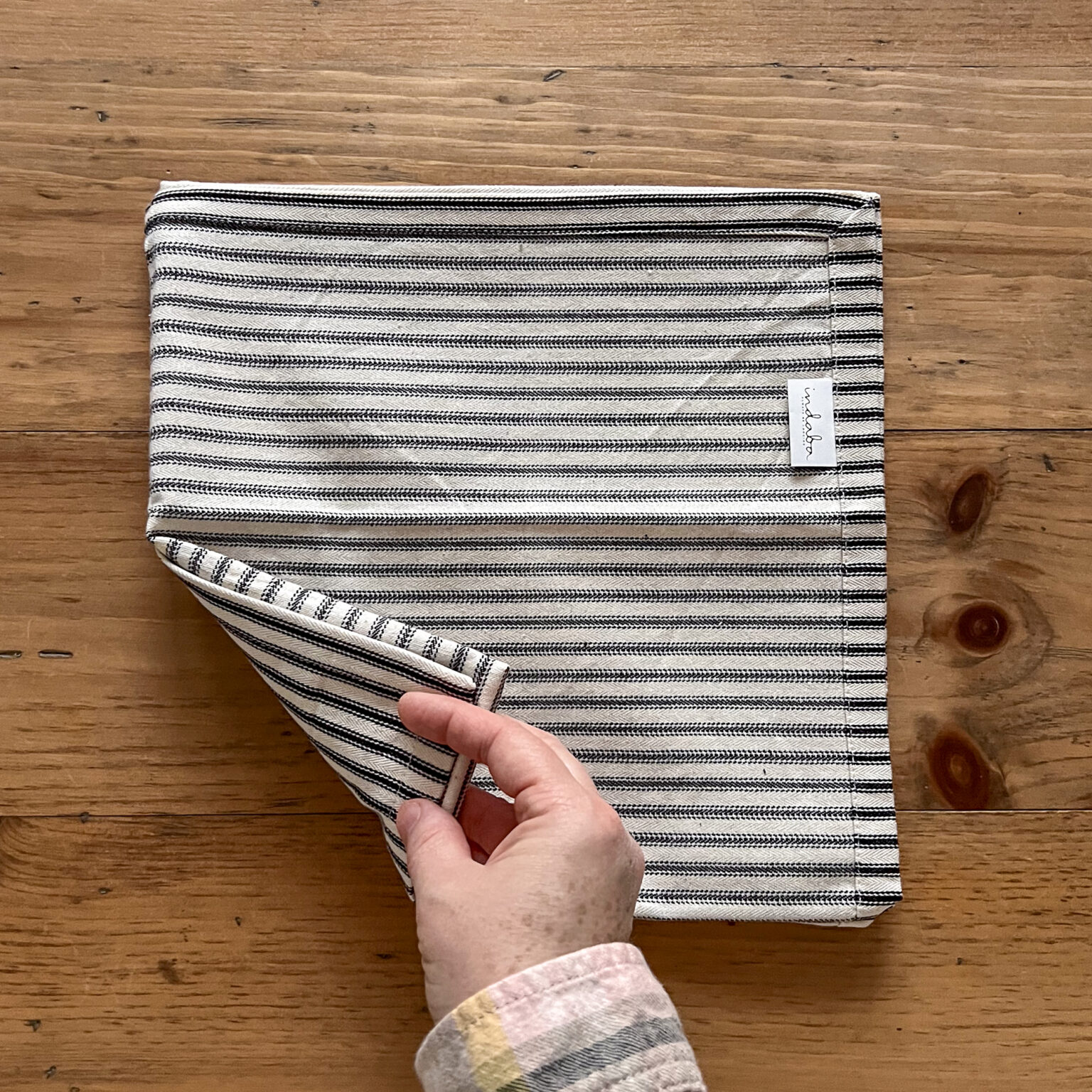 6 Napkin Folding Ideas for a Pretty Table (Step-By-Step Photos)