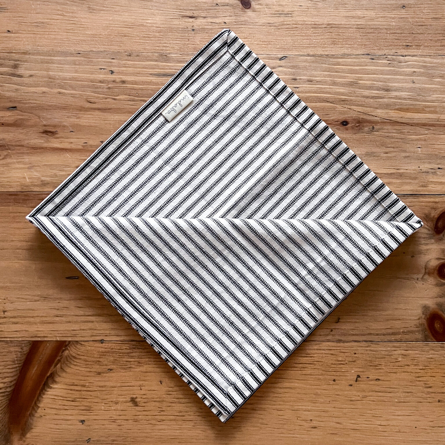 6 Napkin Folding Ideas for a Pretty Table (Step-By-Step Photos)