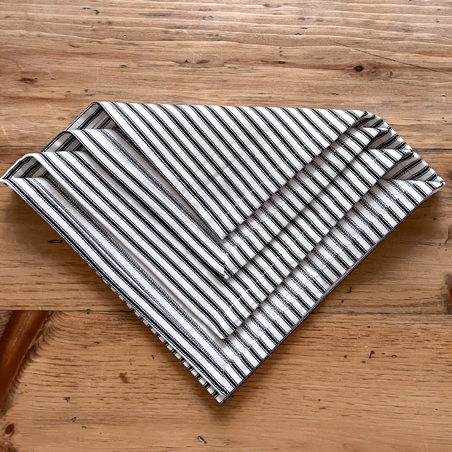6 Napkin Folding Ideas for a Pretty Table (Step-By-Step Photos)