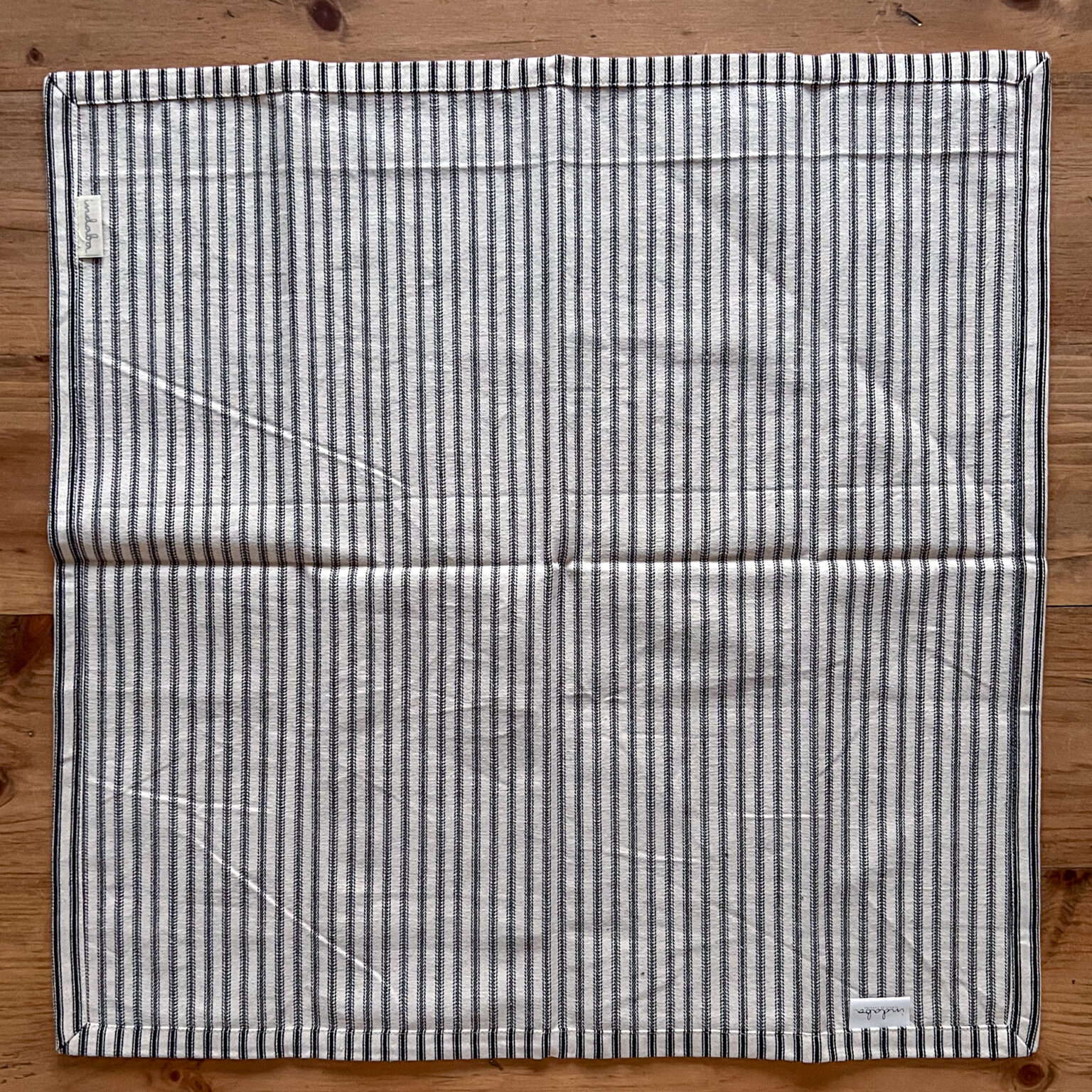 6 Napkin Folding Ideas for a Pretty Table (Step-By-Step Photos)