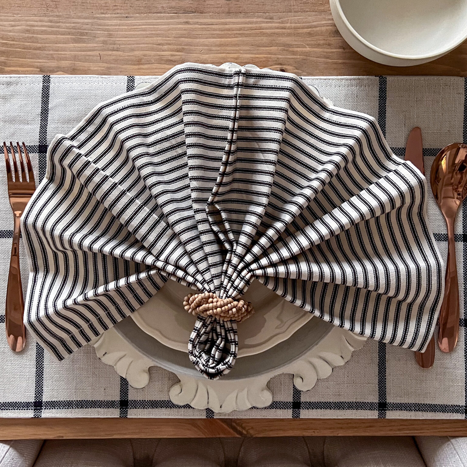 6 Napkin Folding Ideas for a Pretty Table (Step-By-Step Photos)