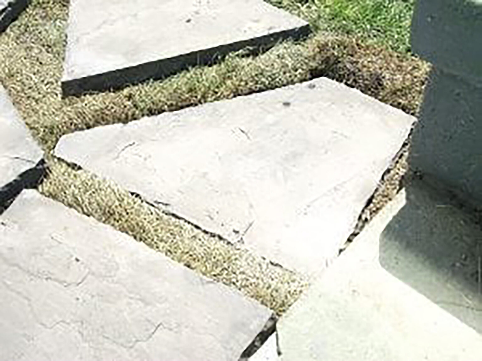 How to Install a Flagstone Walkway