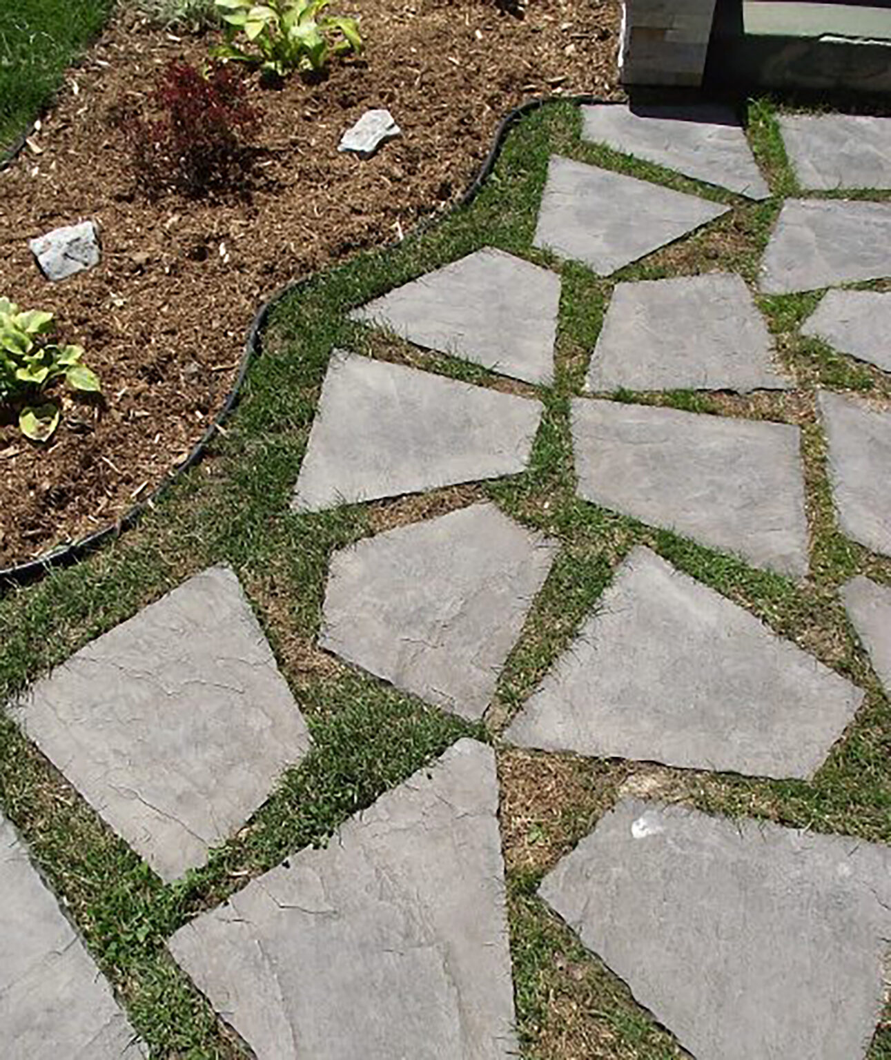 How to Install a Flagstone Walkway