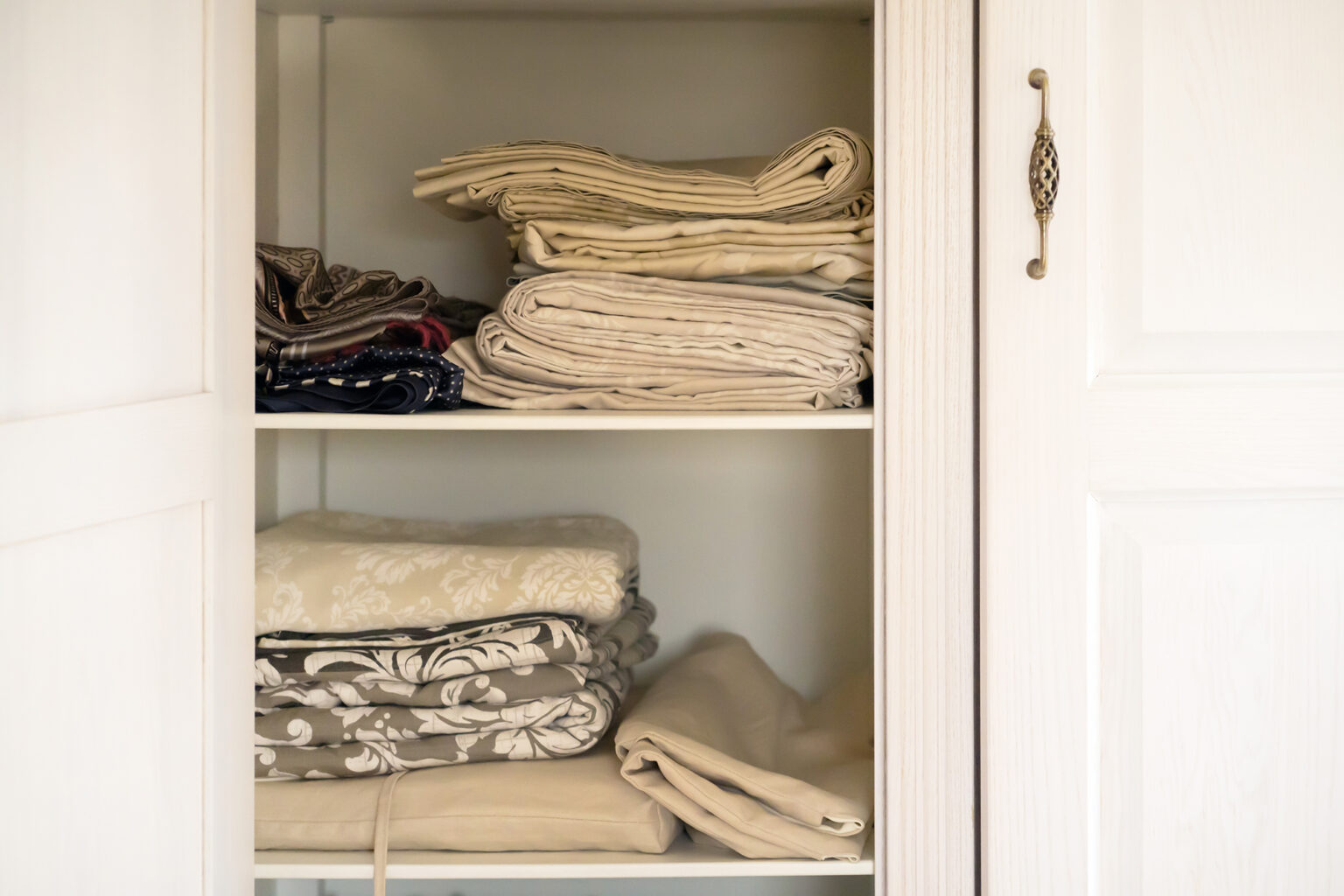 How to Declutter and Organize Linens Step-by-Step
